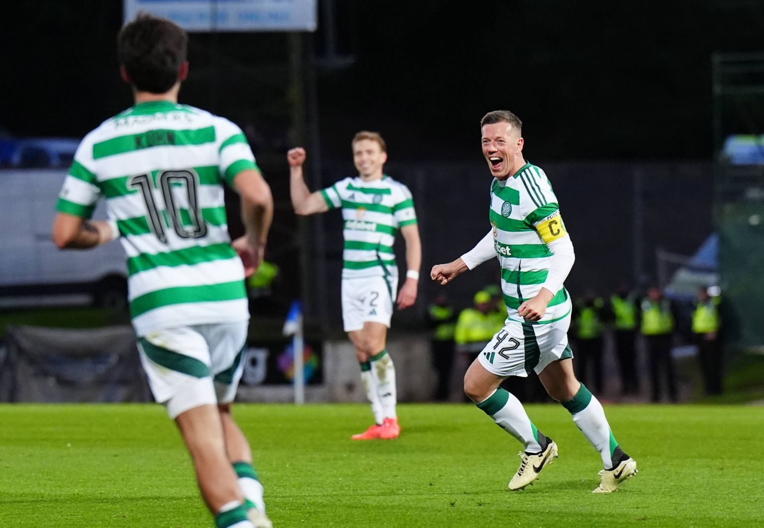 Celtic supporters flying the flags of Palestine and Lebanon at Perth ...